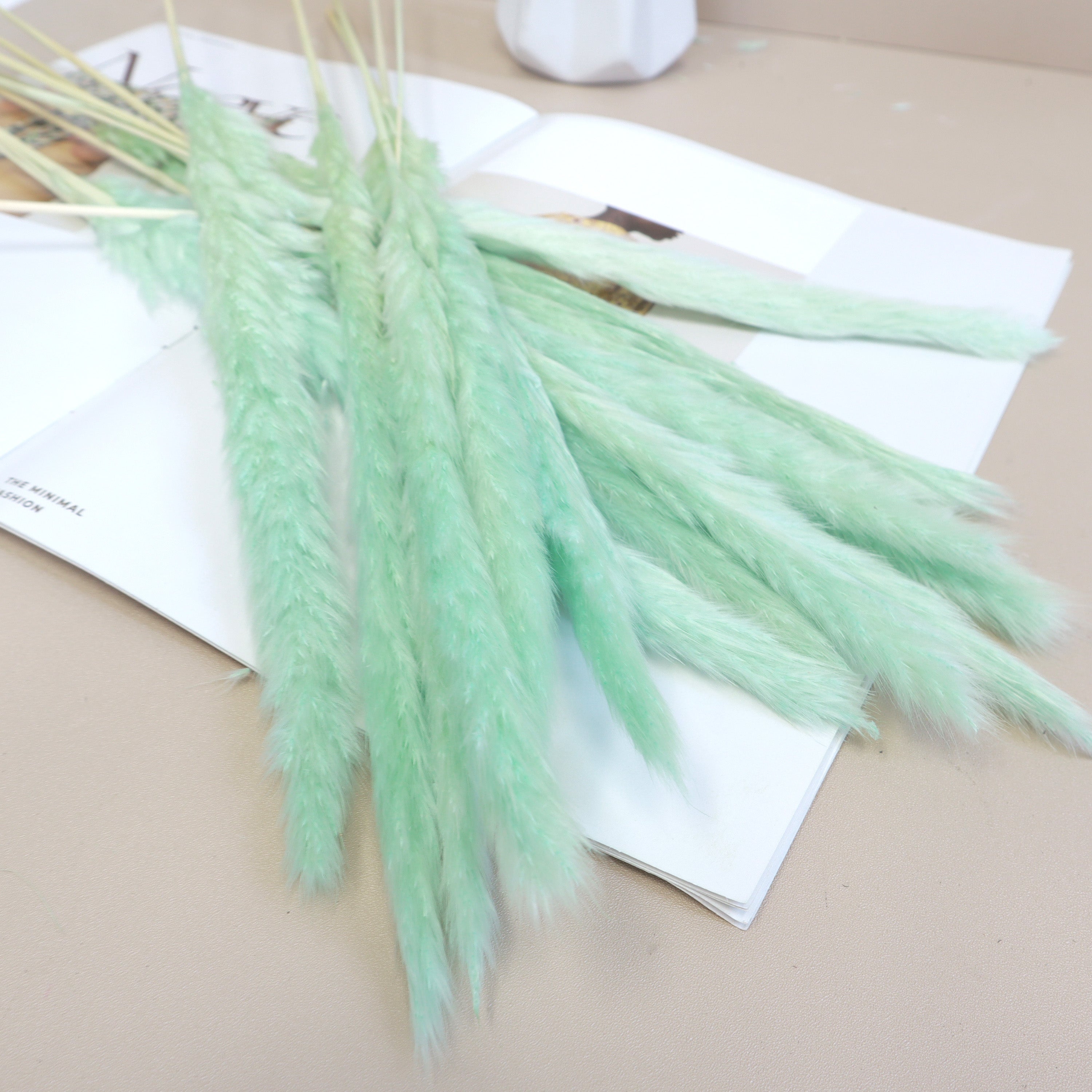 Fluffy Stick Slim Green – Floral Forest Wholesale